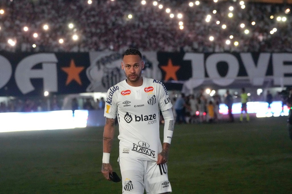 Neymar anota por primera vez en su regreso a Santos FC